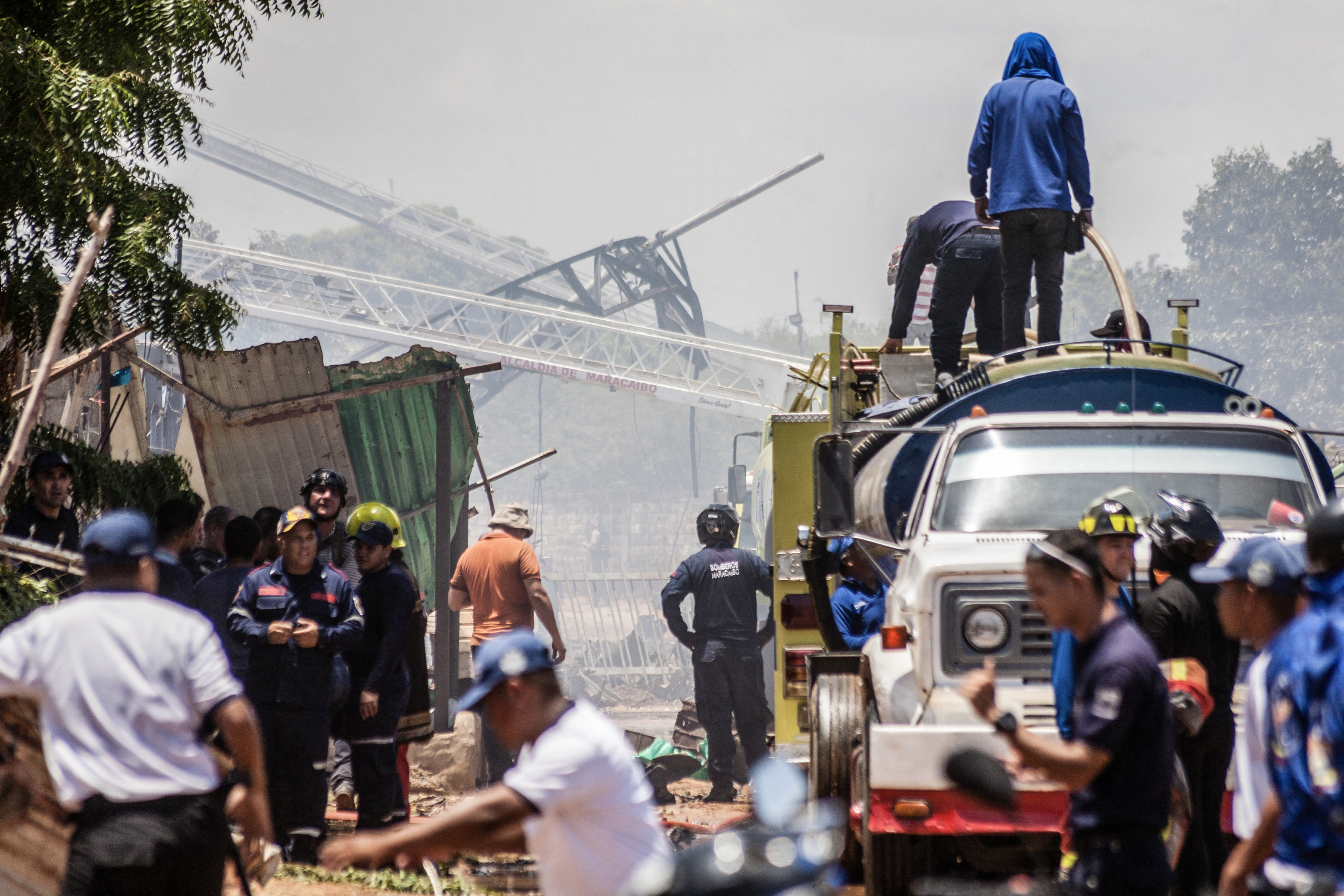 Venezolanos esperan reconstrucción de sus casas destruidas tras ...