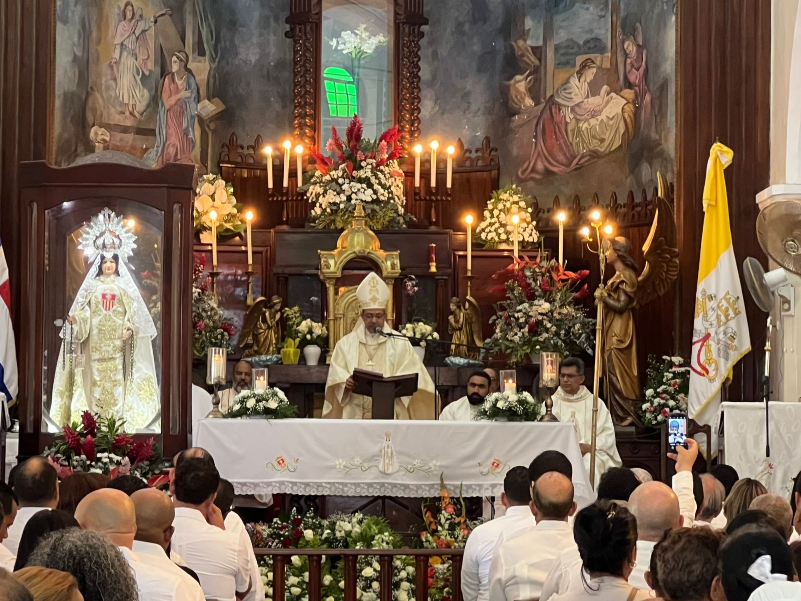 Cientos de feligreses visitan el Santo Cerro en el día de las Mercedes