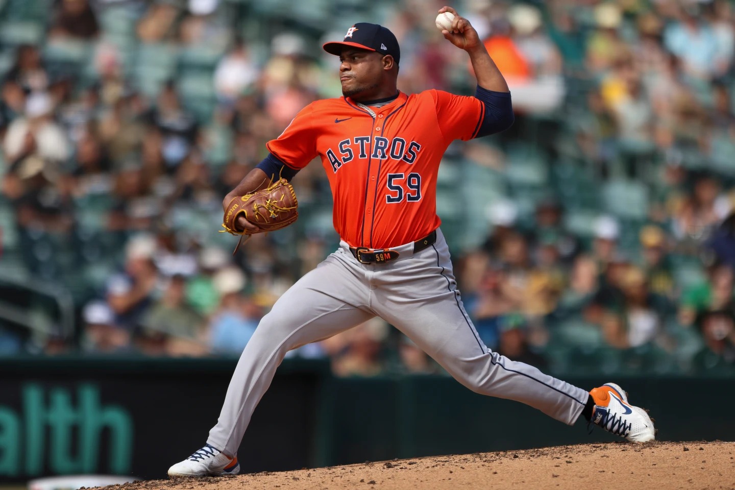 Walker y Framber Valdez detienen mala racha de los Astros de Houston