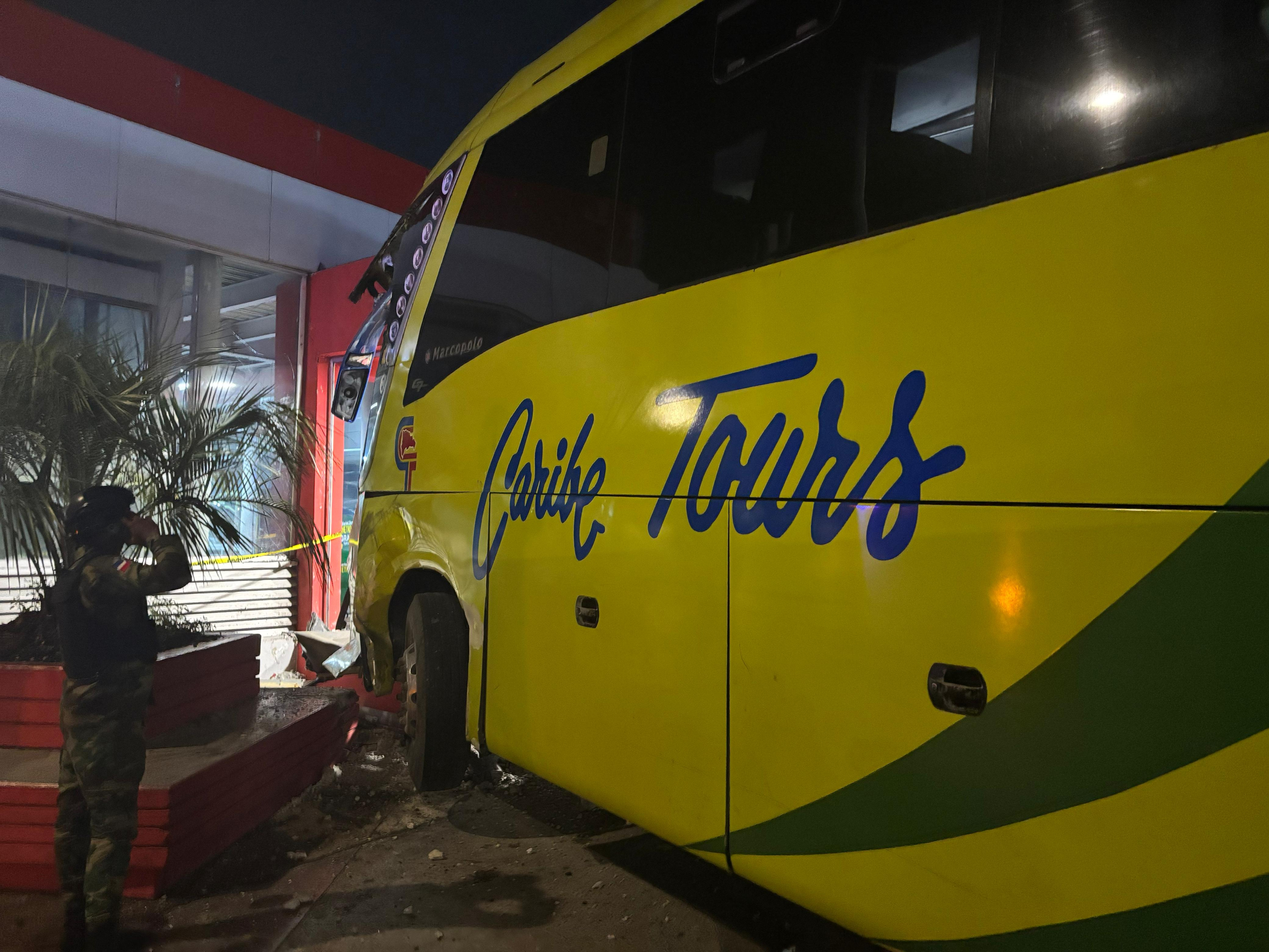Caribe Tours dice jeepeta que no respetó semáforo provocó que conductor ...