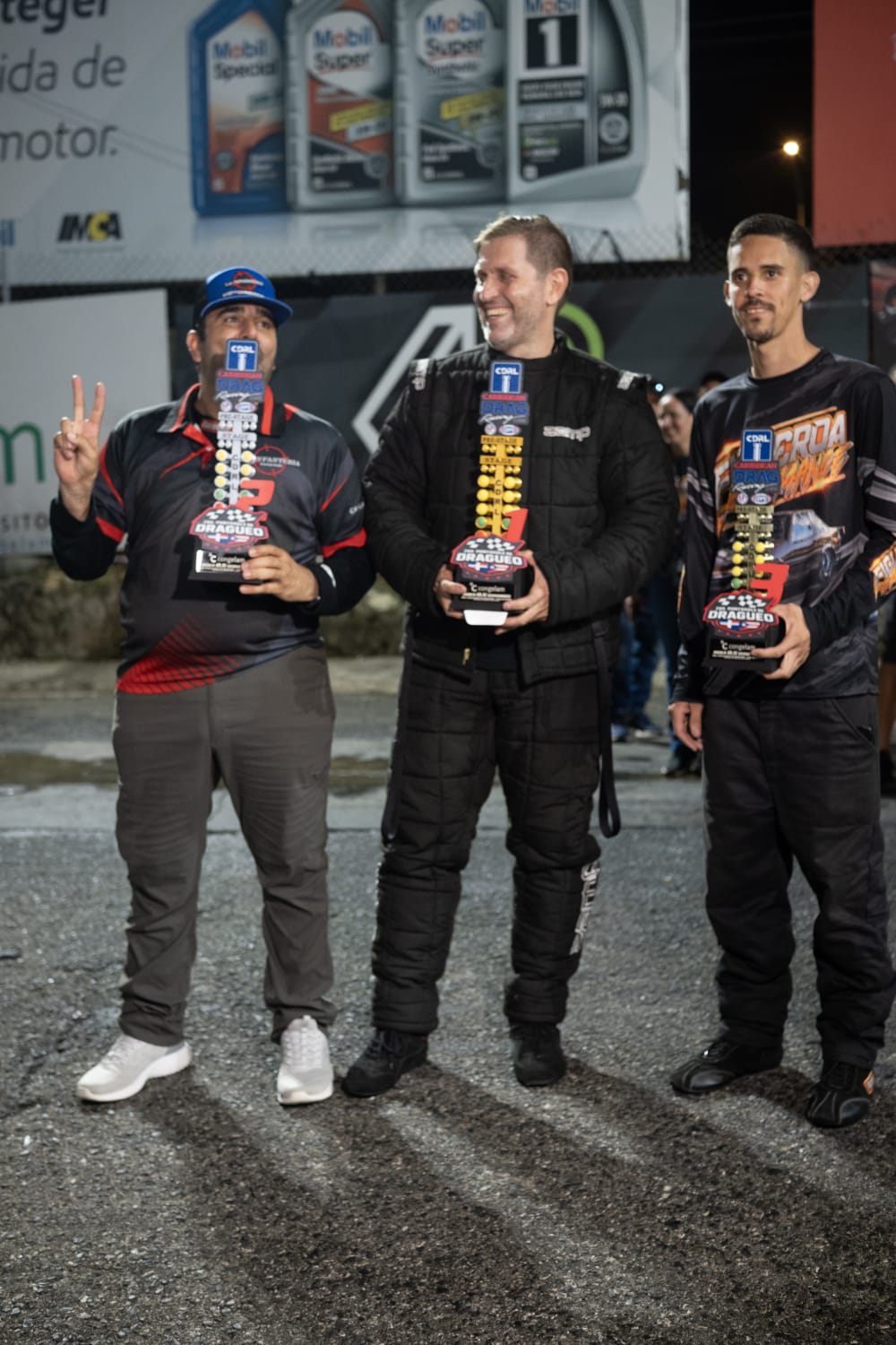 Infante y Sabeh se imponen a los boricuas en evento dragueo