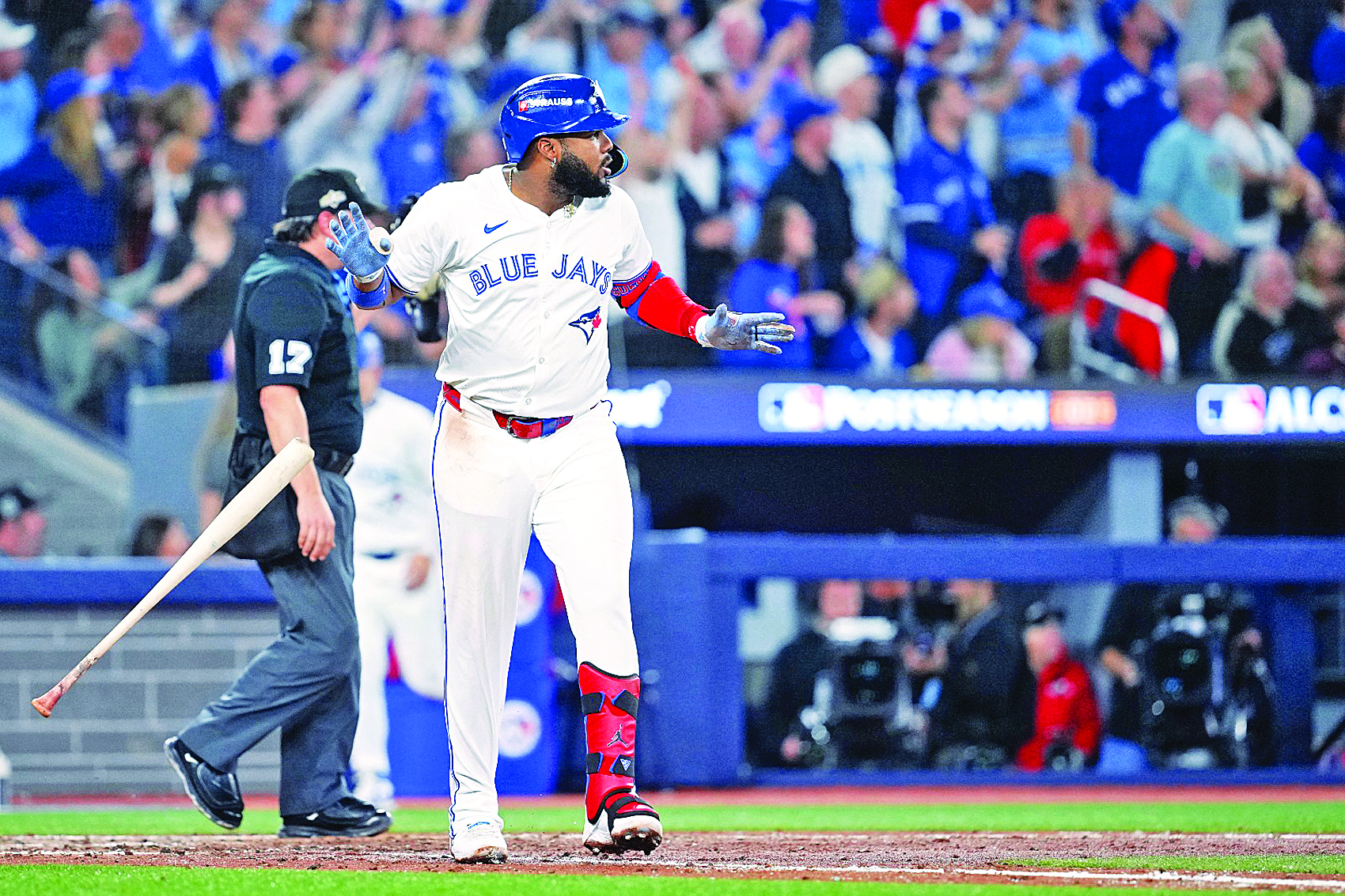 Vladimir Guerrero Jr. batea sexto jonrón de playoffs y los Azulejos llevan serie a séptimo partido