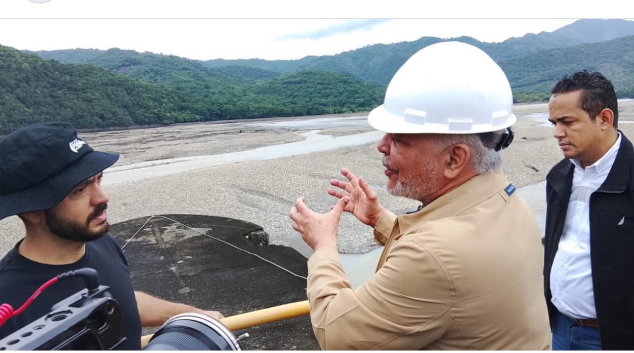 Desaguan el contraembalse Las Barias; administrador de Egehid supervisa ...