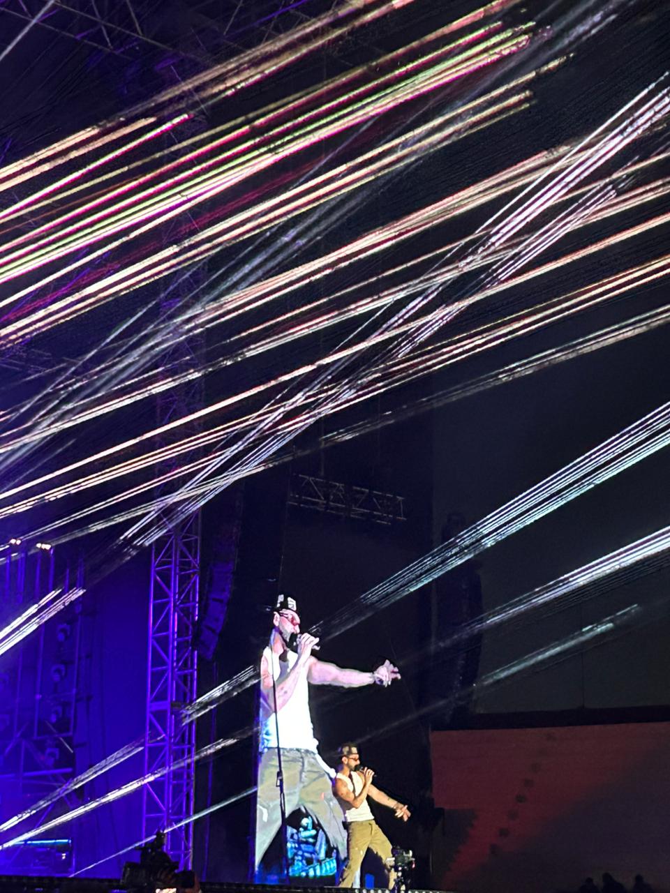 Mora conquista al público dominicano con su concierto en la Feria Ganadera