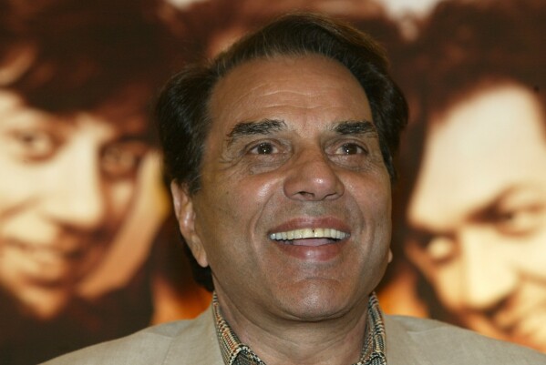 Dharmendra, icónico actor de Bollywood y 'He-Man' del cine indio, muere ...