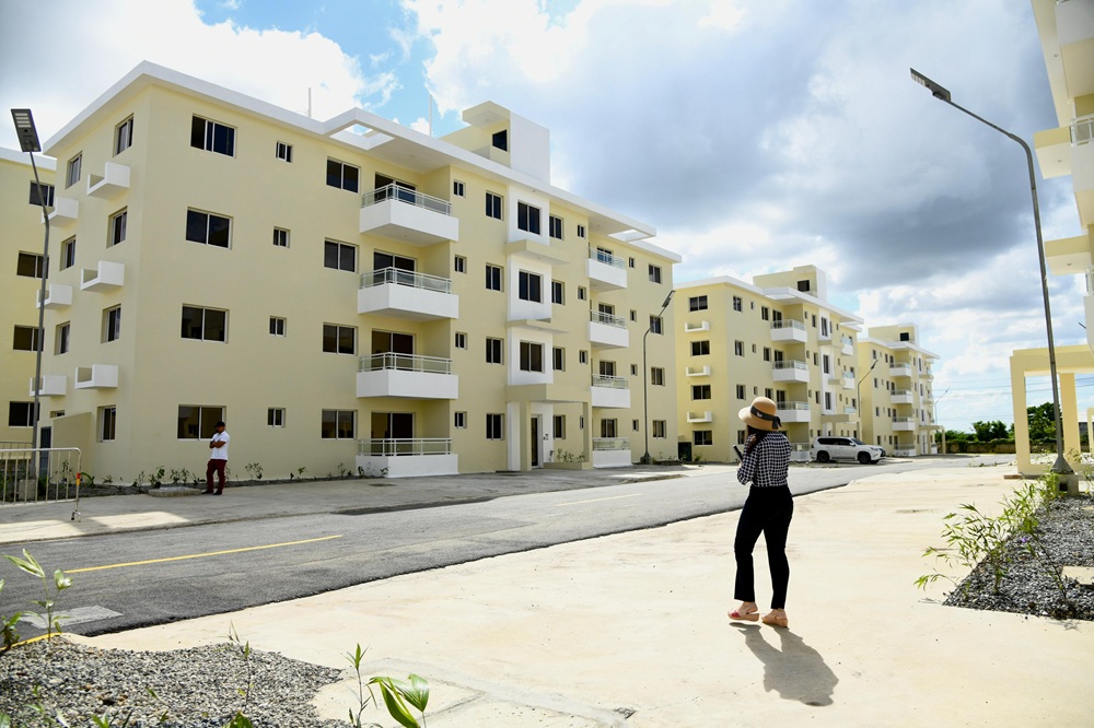 Abinader entrega primeros apartamentos del proyecto habitacional Doctor ...