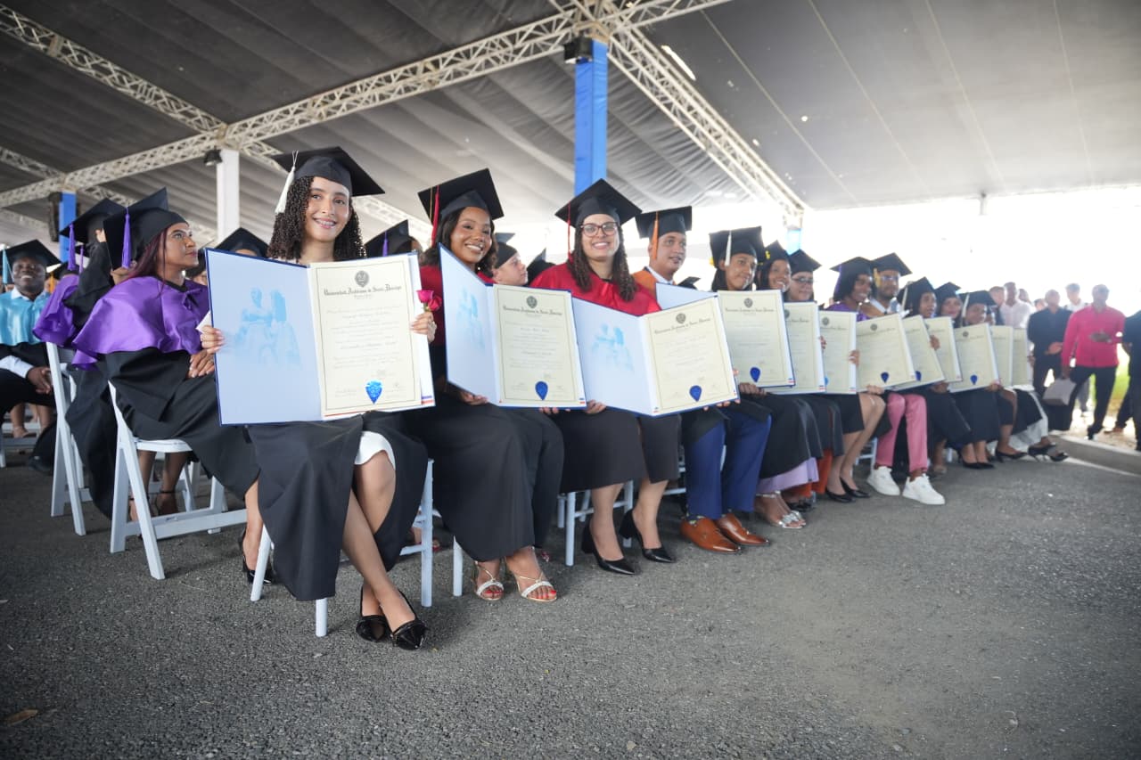 La UASD gradúa a 2,868 profesionales en Baní y otras zonas del Sur
