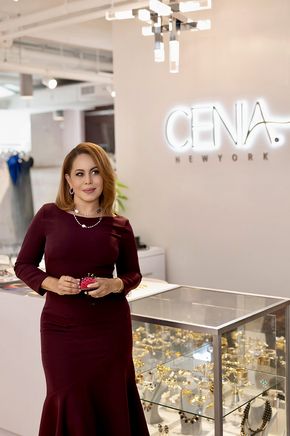 Dominicana Cenia Paredes es destacada en la edición de Ridgewood Magazine