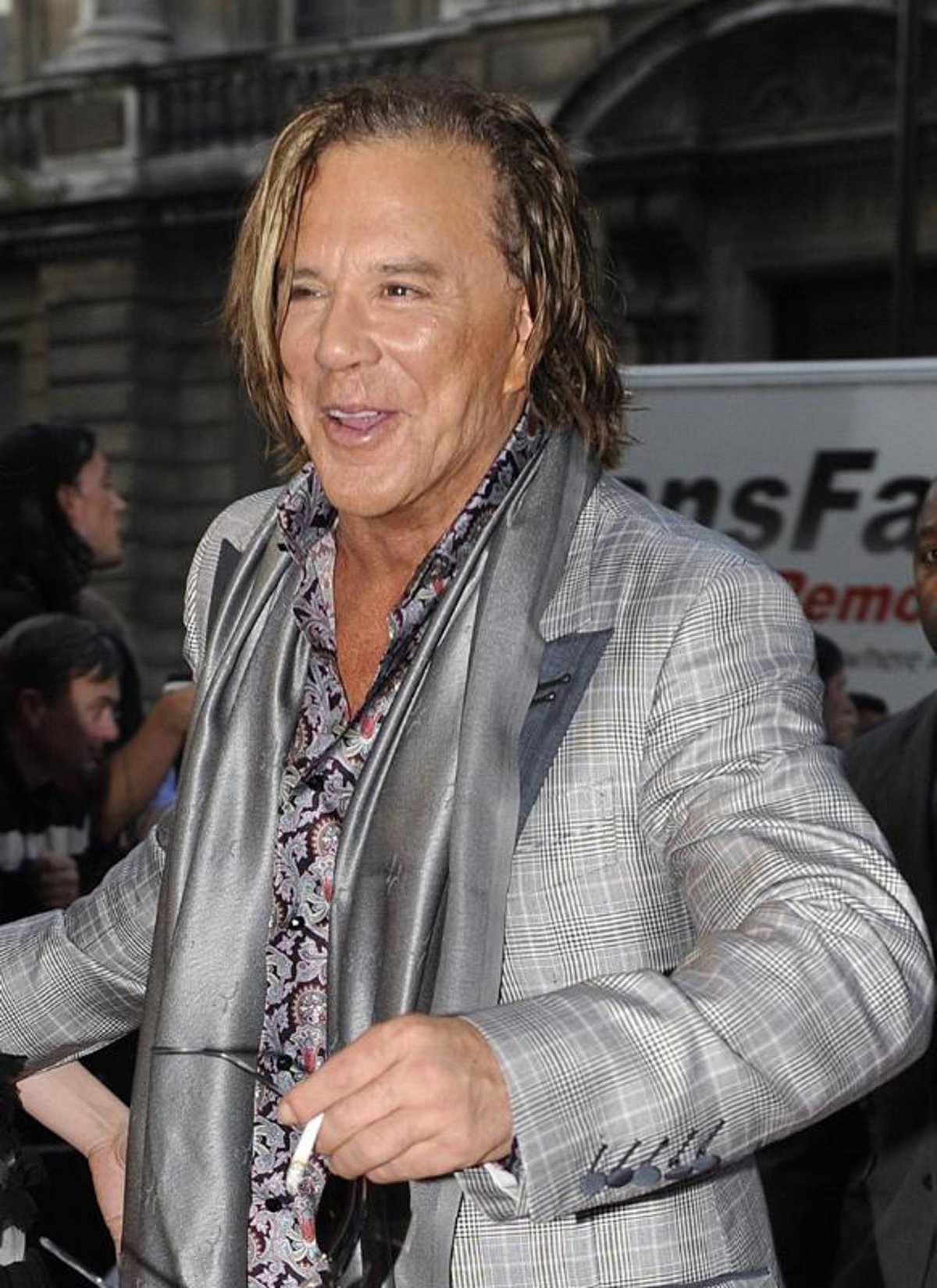 Actor Mickey Rourke, desalojado de su casa tras acumular deuda de 60 ...