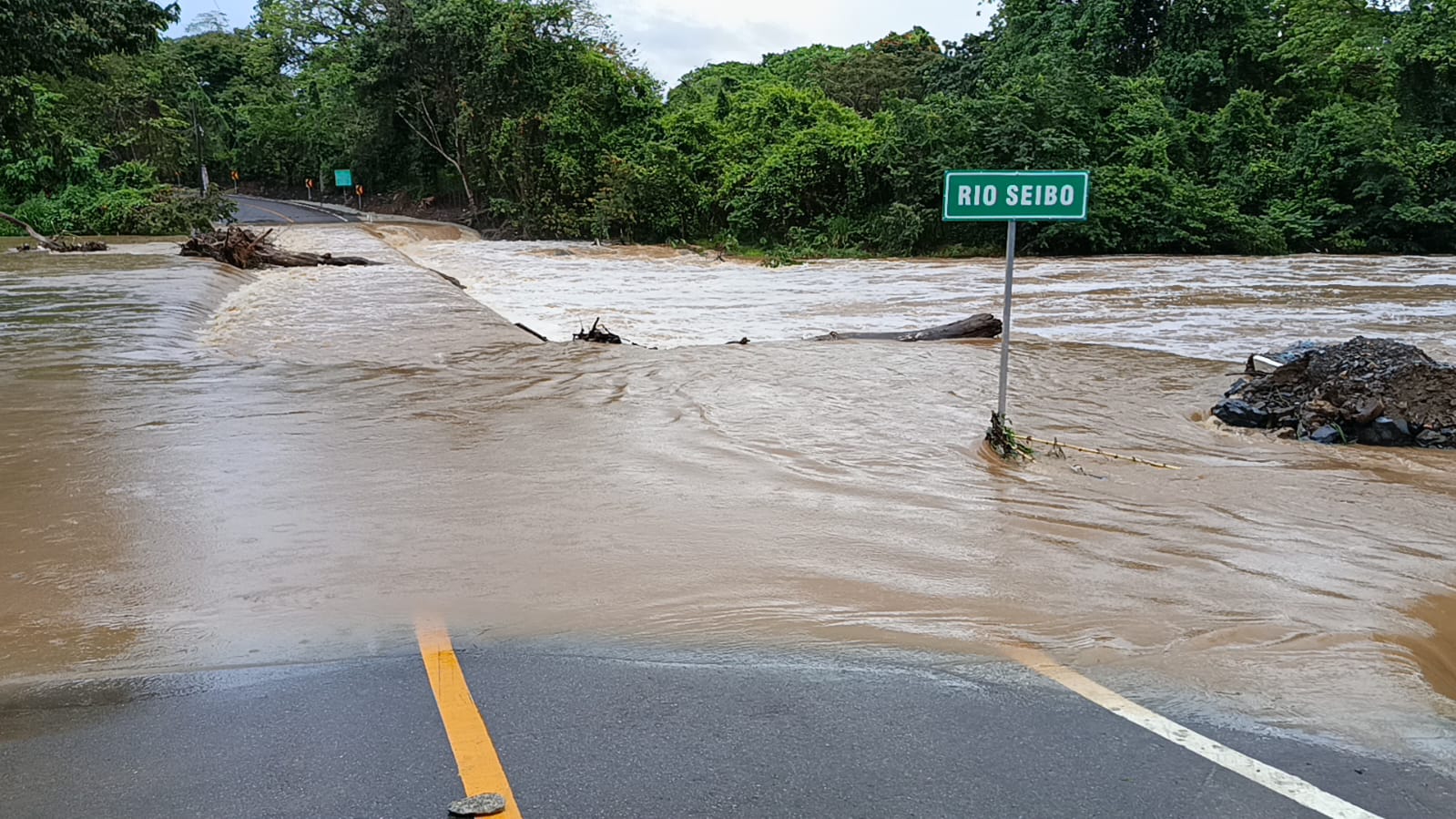 En El Seibo y otras localidades del Este las lluvias también causan ...