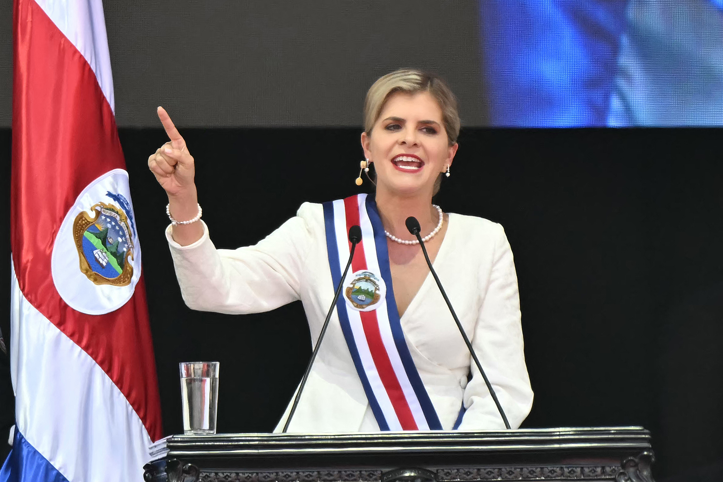 Laura Fernández asume el poder en Costa Rica y promete "mano dura ...