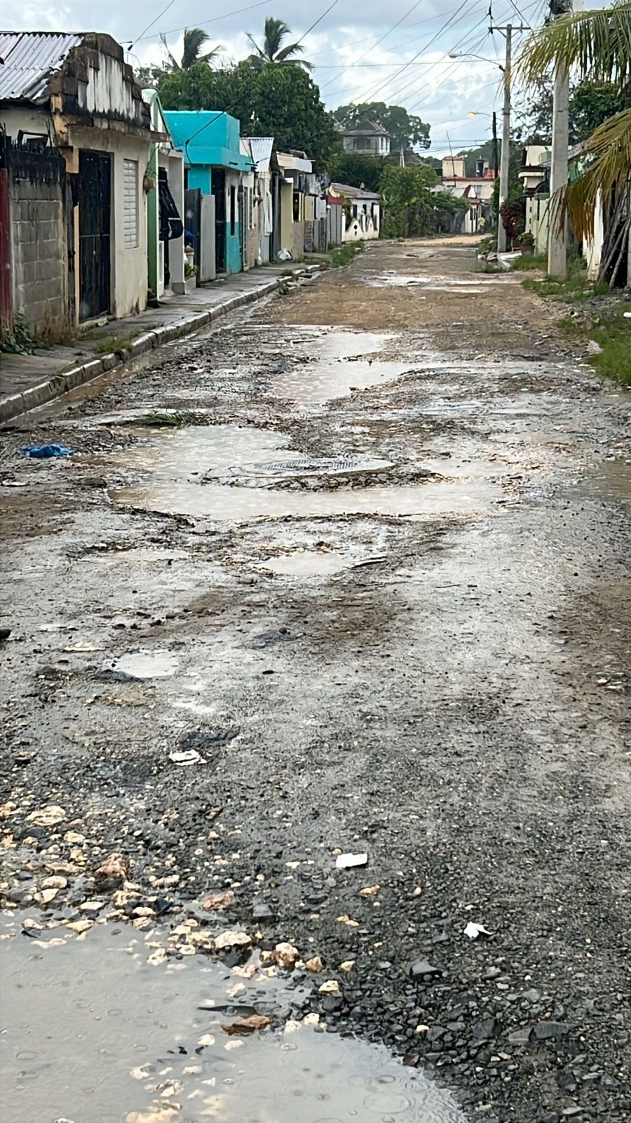 Pimentel, el pueblo raro que parece “un estercolero” y se hunde en los ...