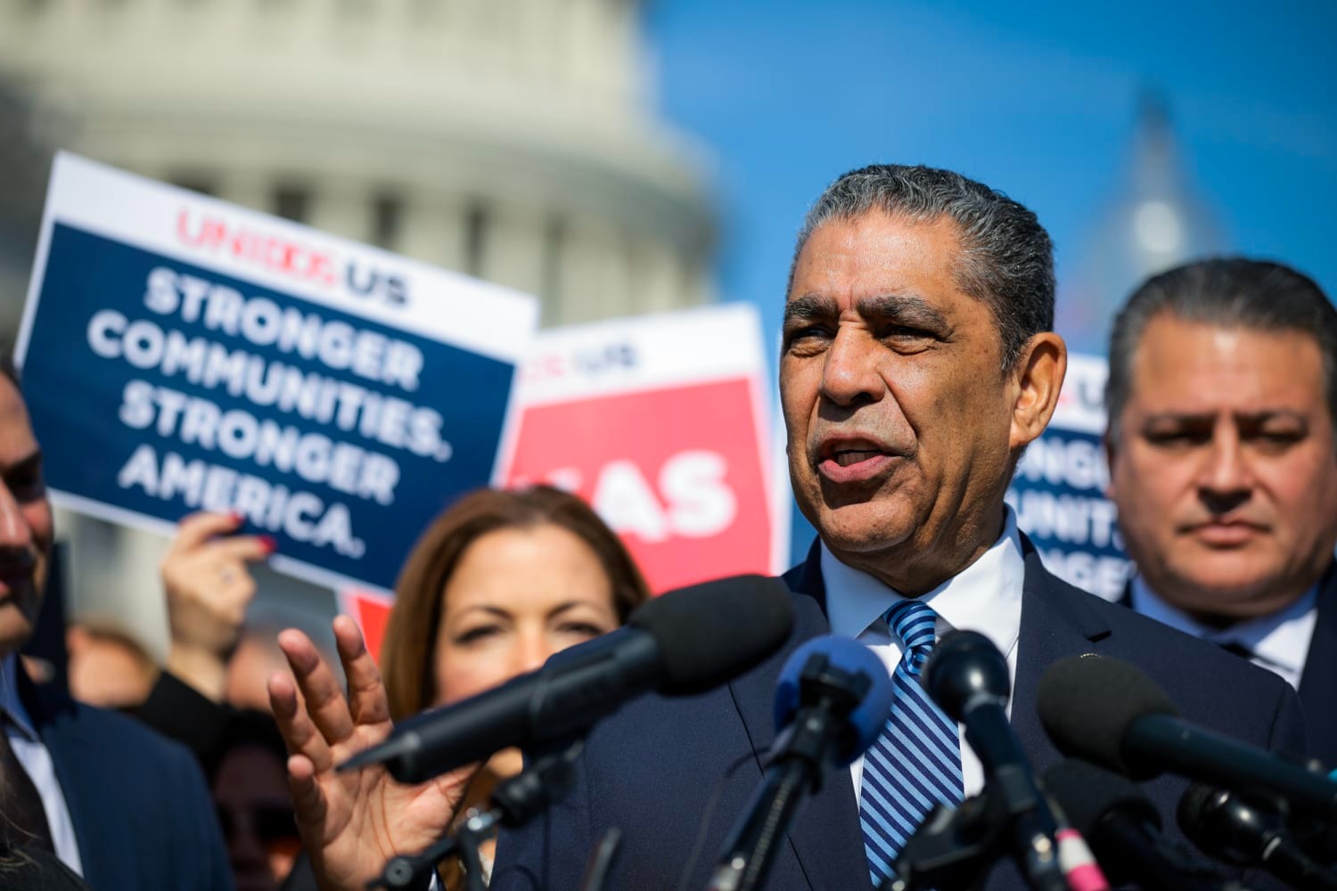 Adriano Espaillat se retira del escenario político con mensaje de ...